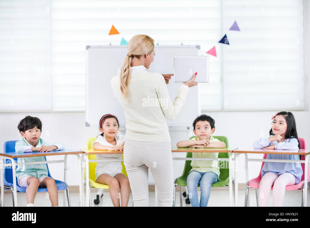 Kindergarten class hi-res stock photography and images - Alamy
