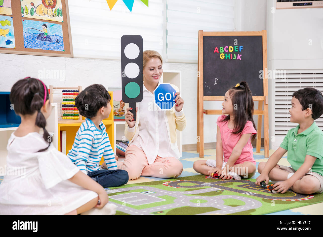Kindergarten class hi-res stock photography and images - Alamy