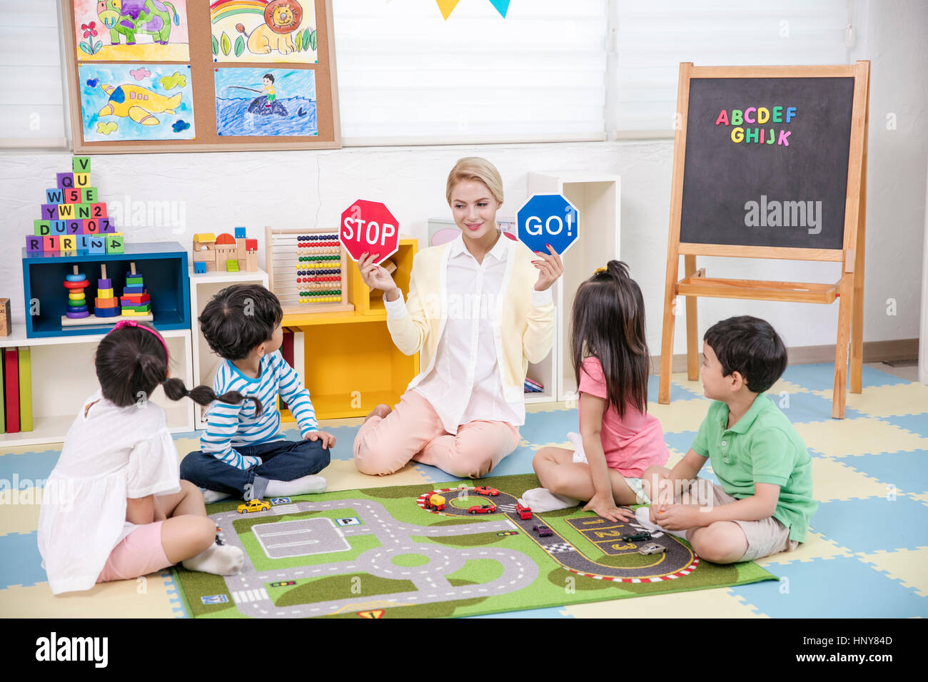 Kindergarten class hi-res stock photography and images - Alamy