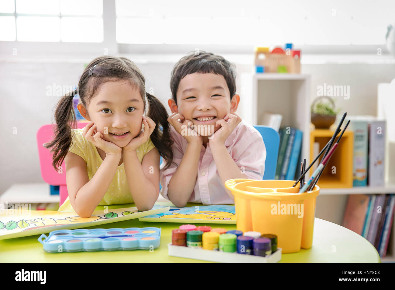 Smiling kindergarten children Stock Photo - Alamy