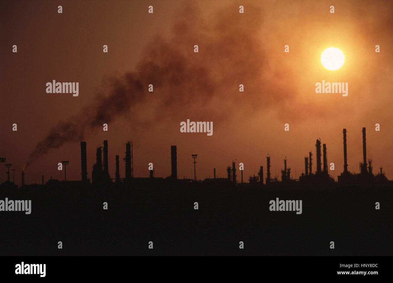 RIYADH, SAUDI ARABIA -- AN OIL REFINERY ON THE OUTSKIRTS OF RIYADH ...