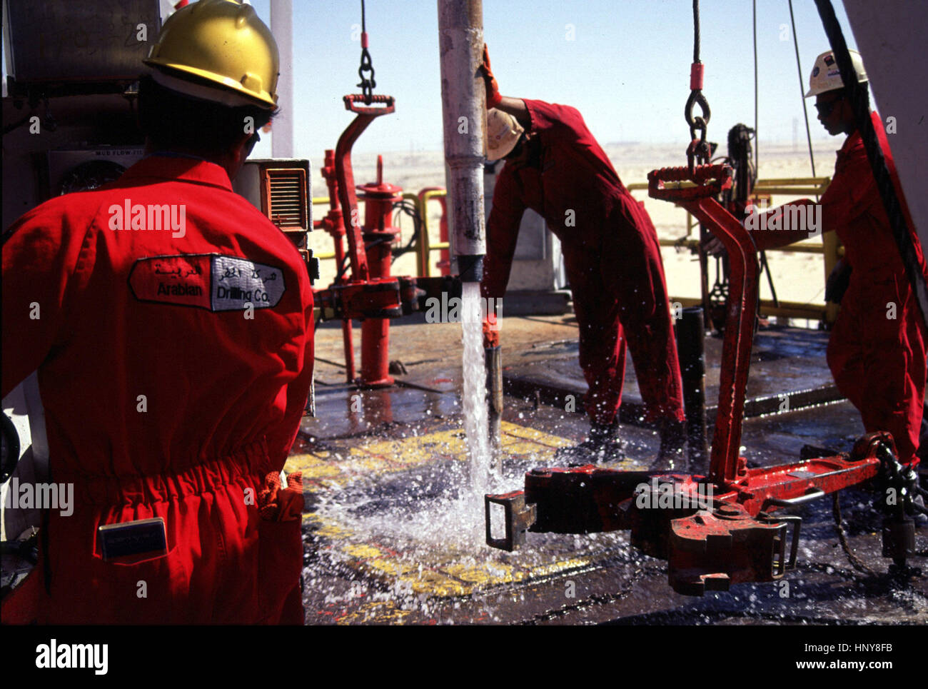 Saudi aramco oil and gas rig hi-res stock photography and images - Alamy