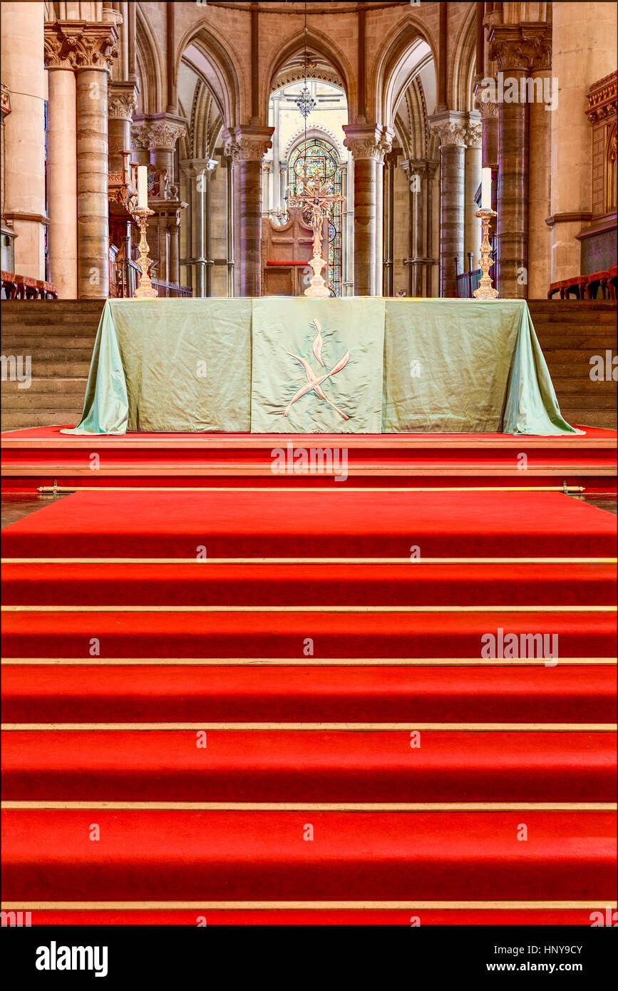 Red carpet and altar at Canterbury cathedral, England Stock Photo - Alamy
