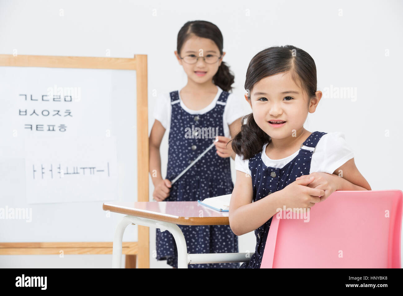 Korean girls laughing hi-res stock photography and images - Alamy