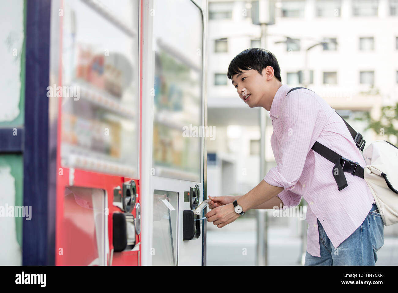 Person vending machine hi-res stock photography and images - Alamy