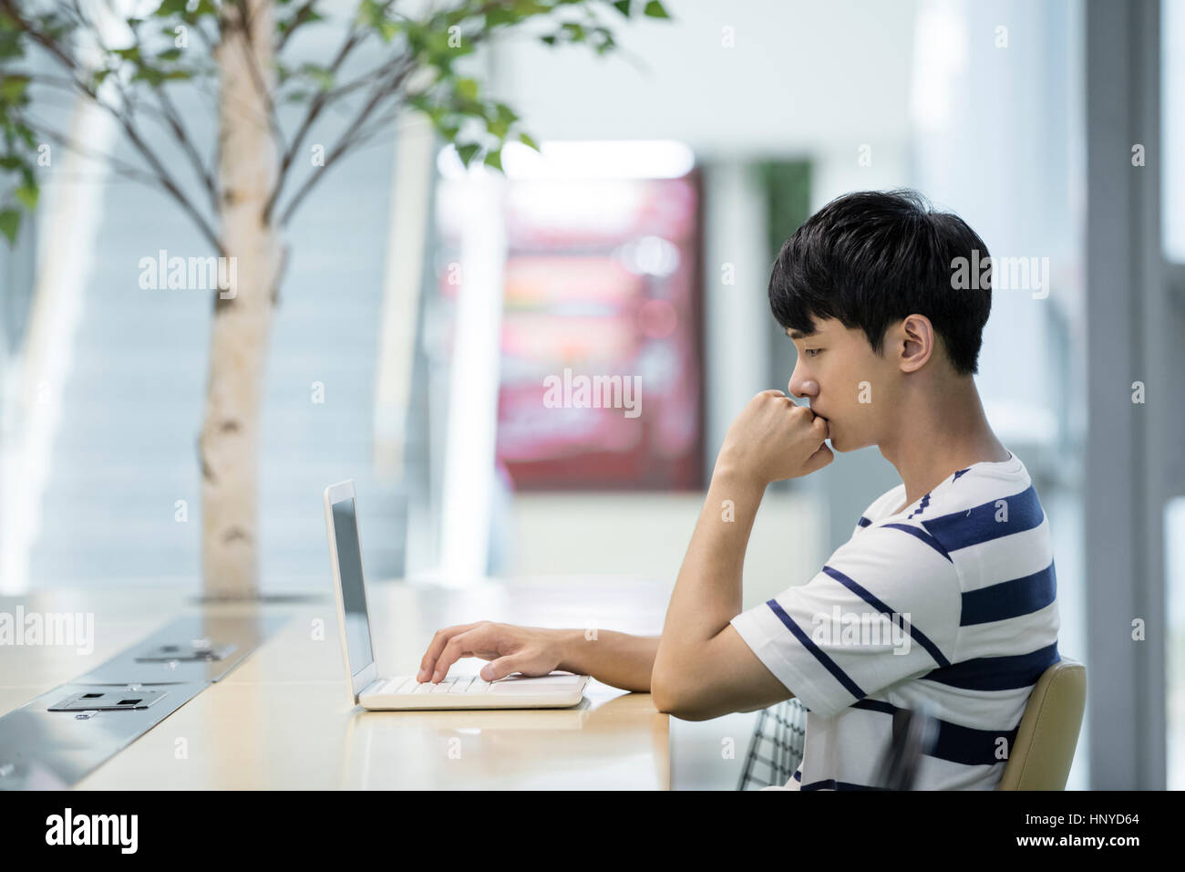 Male thinking side view hi-res stock photography and images - Alamy