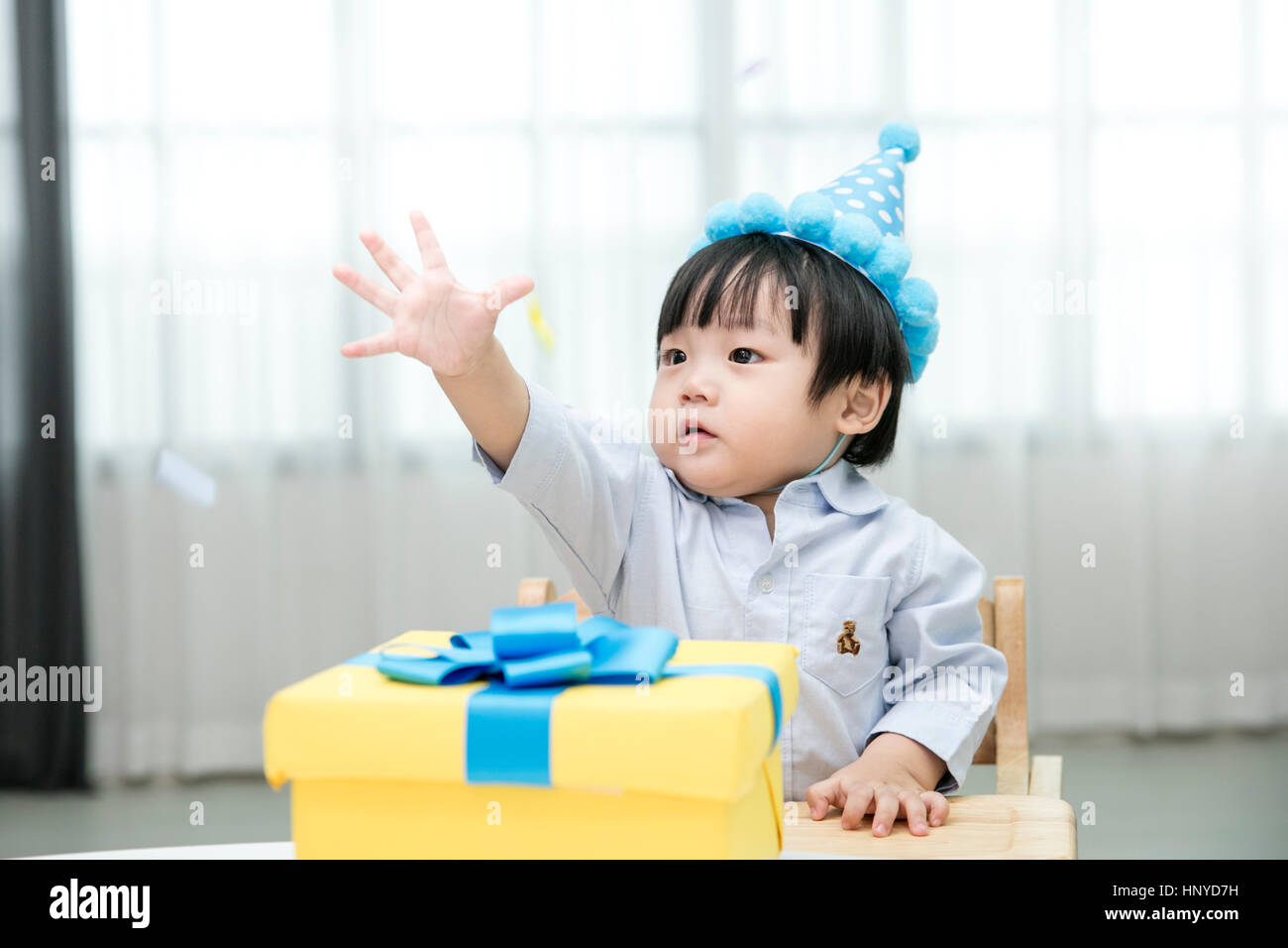 Boy reaching out hand hi-res stock photography and images - Alamy
