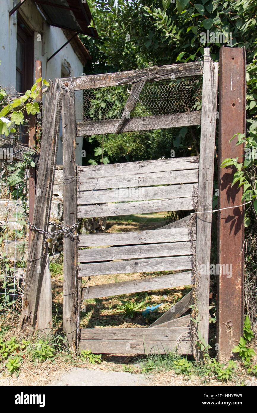 The old wooden gate Stock Photo - Alamy