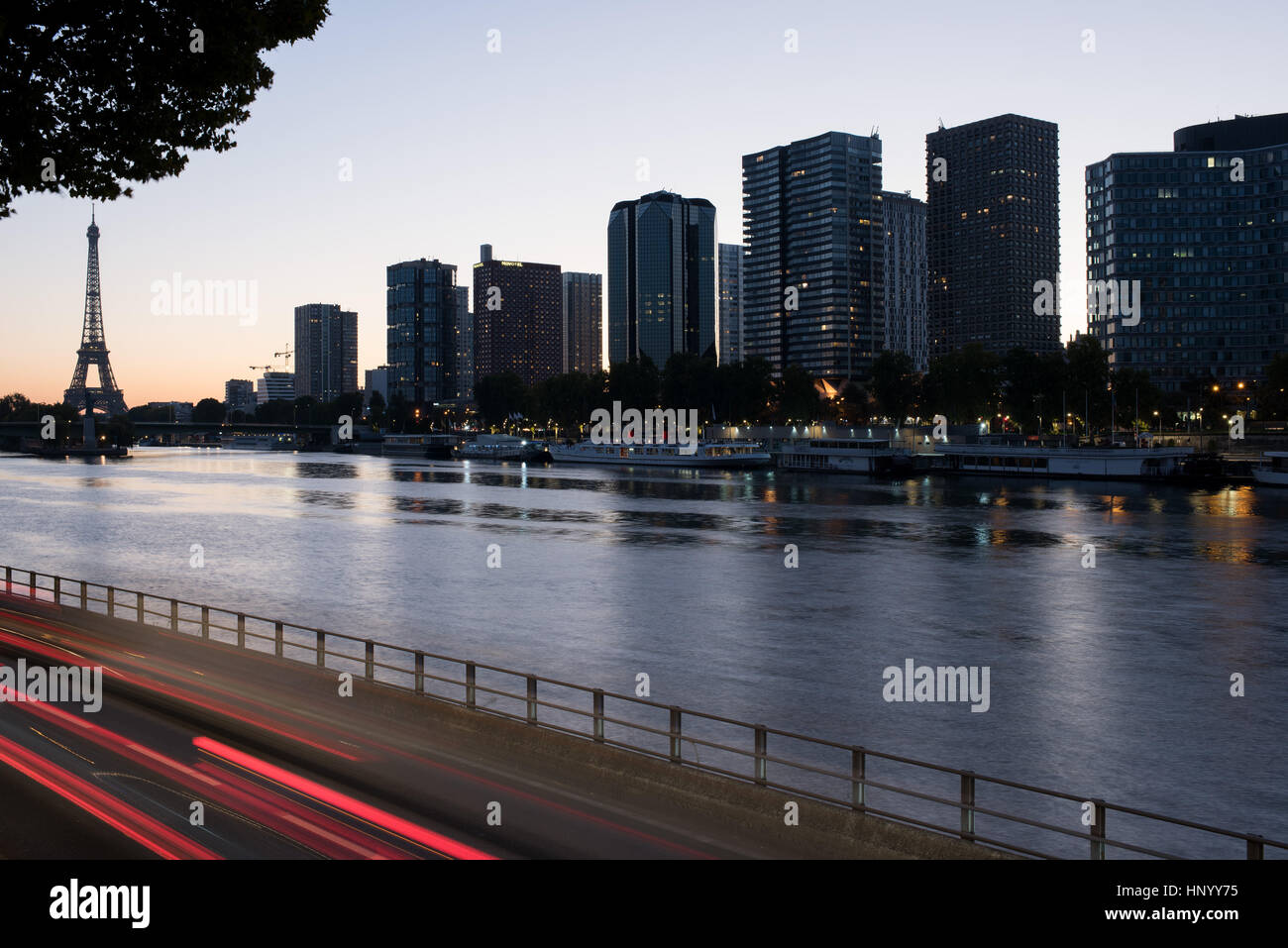 Buildings along seine river hi-res stock photography and images - Alamy