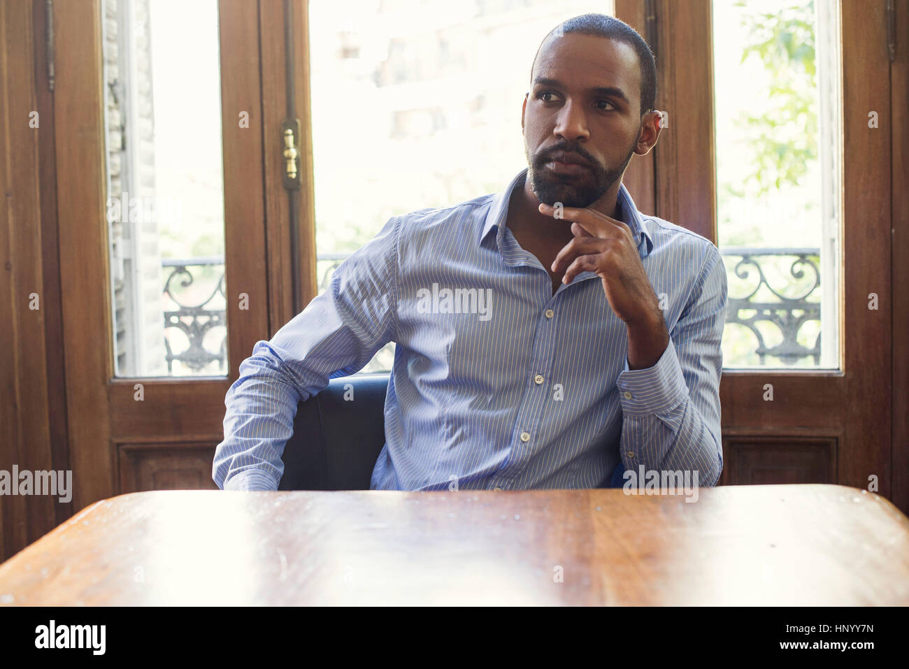 Tables attentively listens hi-res stock photography and images - Alamy