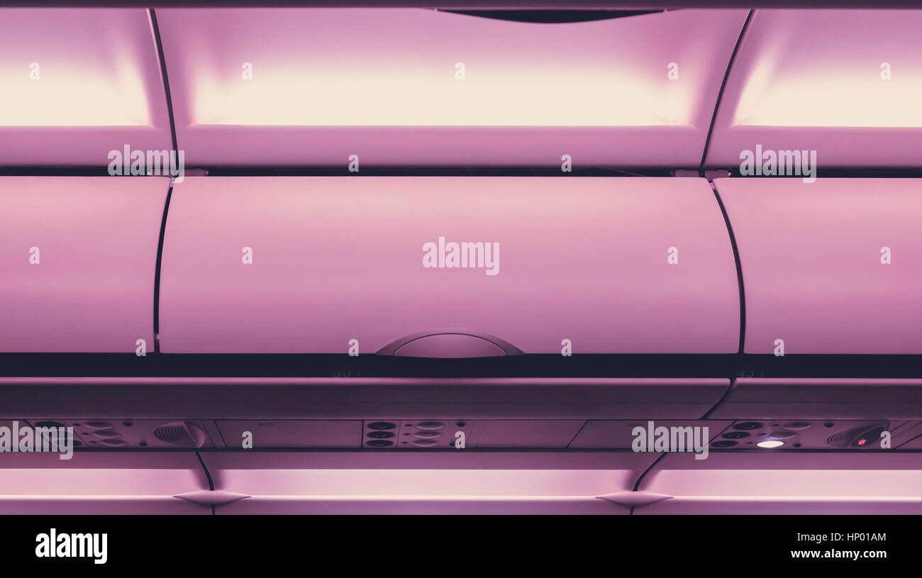 Plane overhead bin hi-res stock photography and images - Alamy