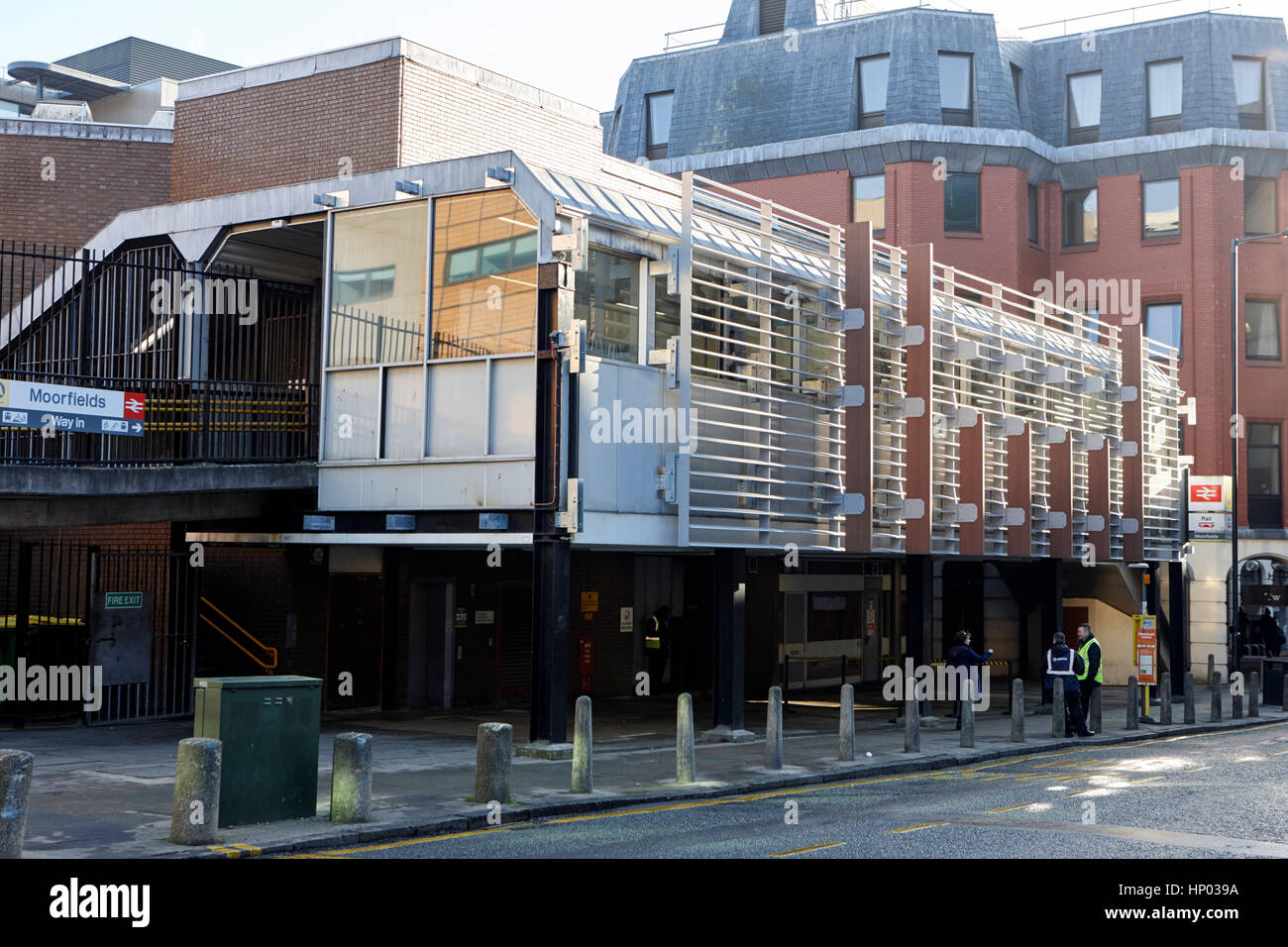 Moorfields station hi-res stock photography and images - Alamy