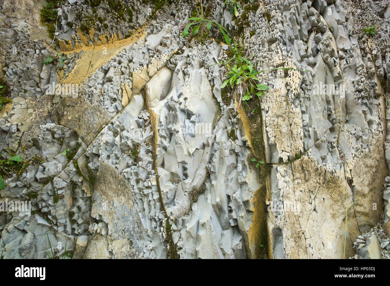 Fractured limestone rock hi-res stock photography and images - Alamy