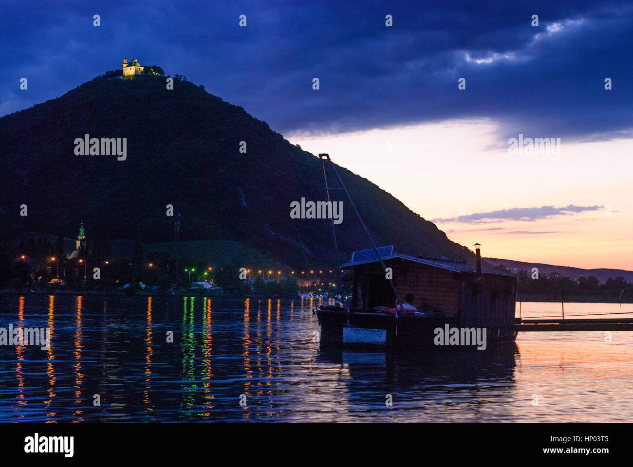 Wien, Vienna, Fishing boat with Daubel (lifting net) on the Danube with ...