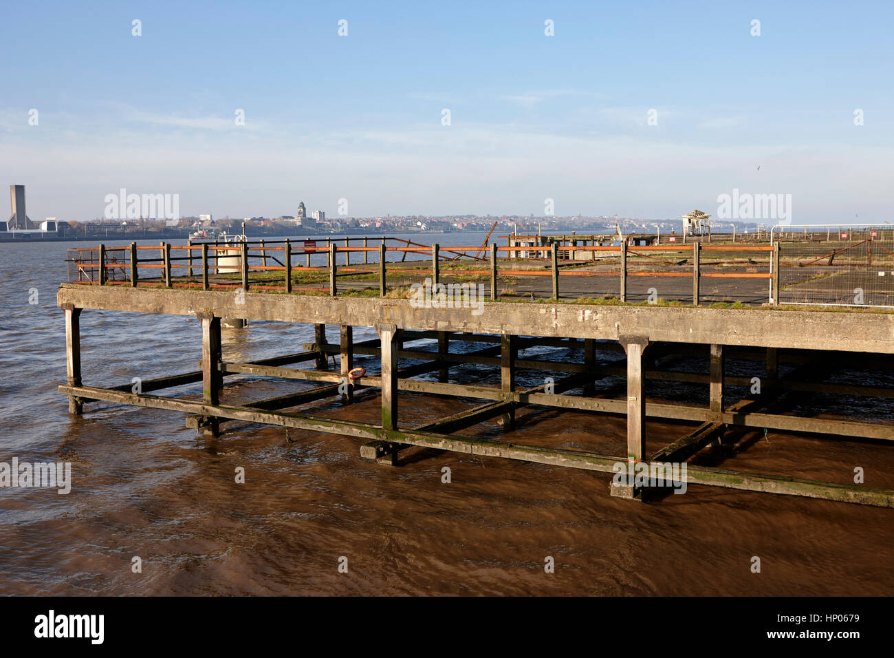 Landing stage dock hi-res stock photography and images - Alamy