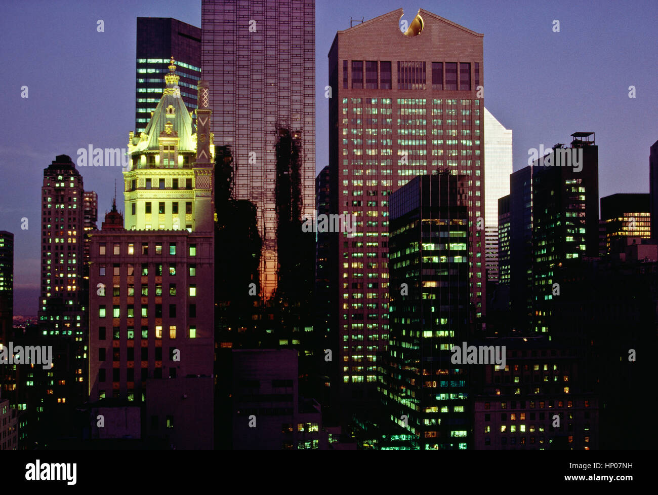 Manhattan skyline 1987 hi-res stock photography and images - Alamy