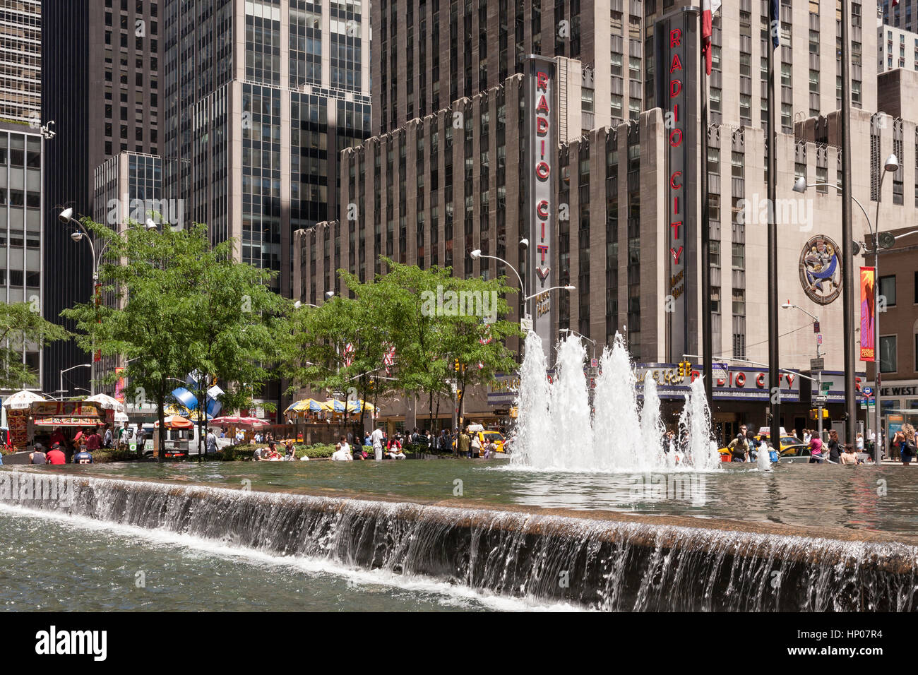 Reflecting Pool and Fountains, Rockefeller Center, NYC Stock Photo - Alamy