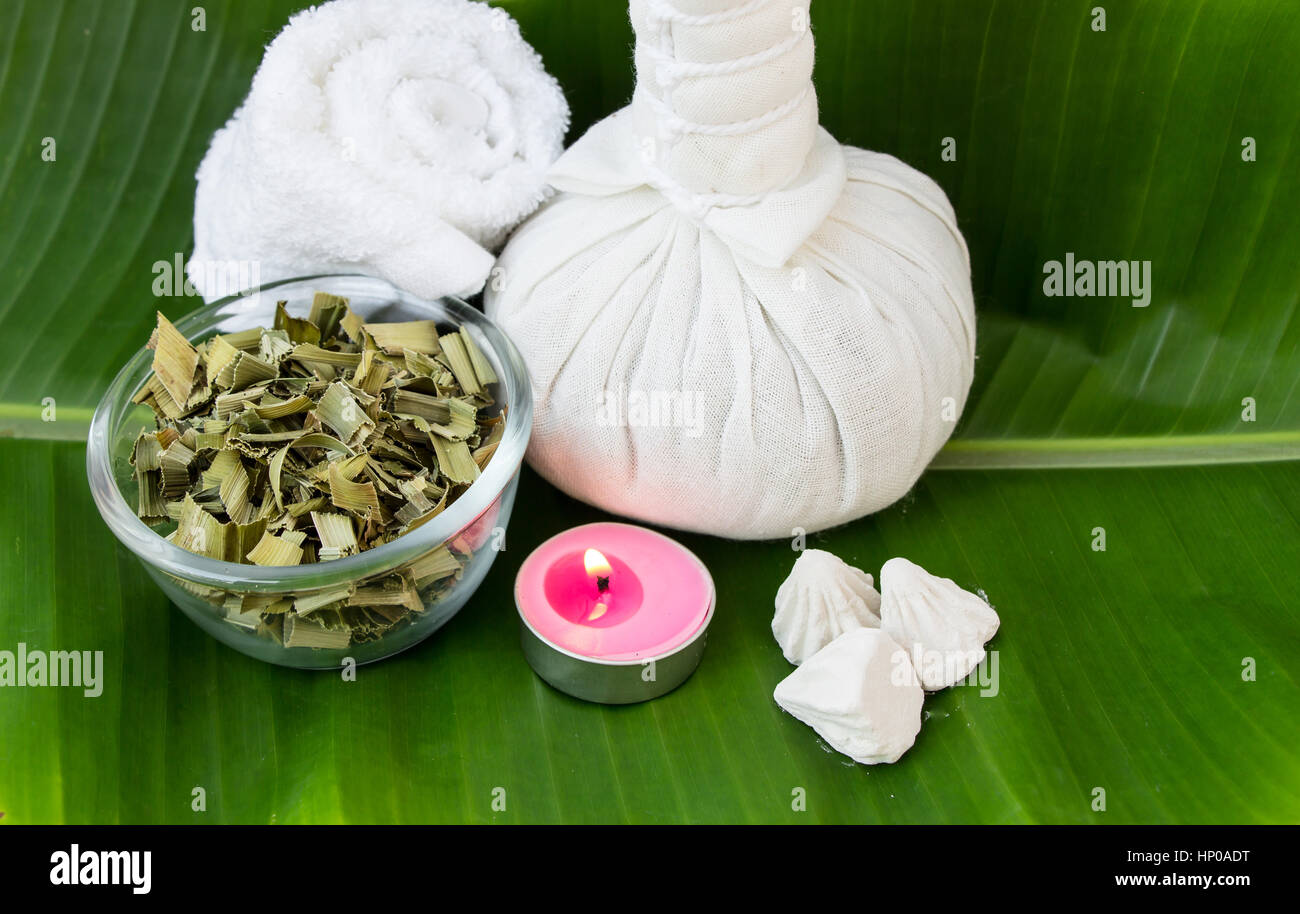 Dry Pandanus for Thai style spa Stock Photo - Alamy