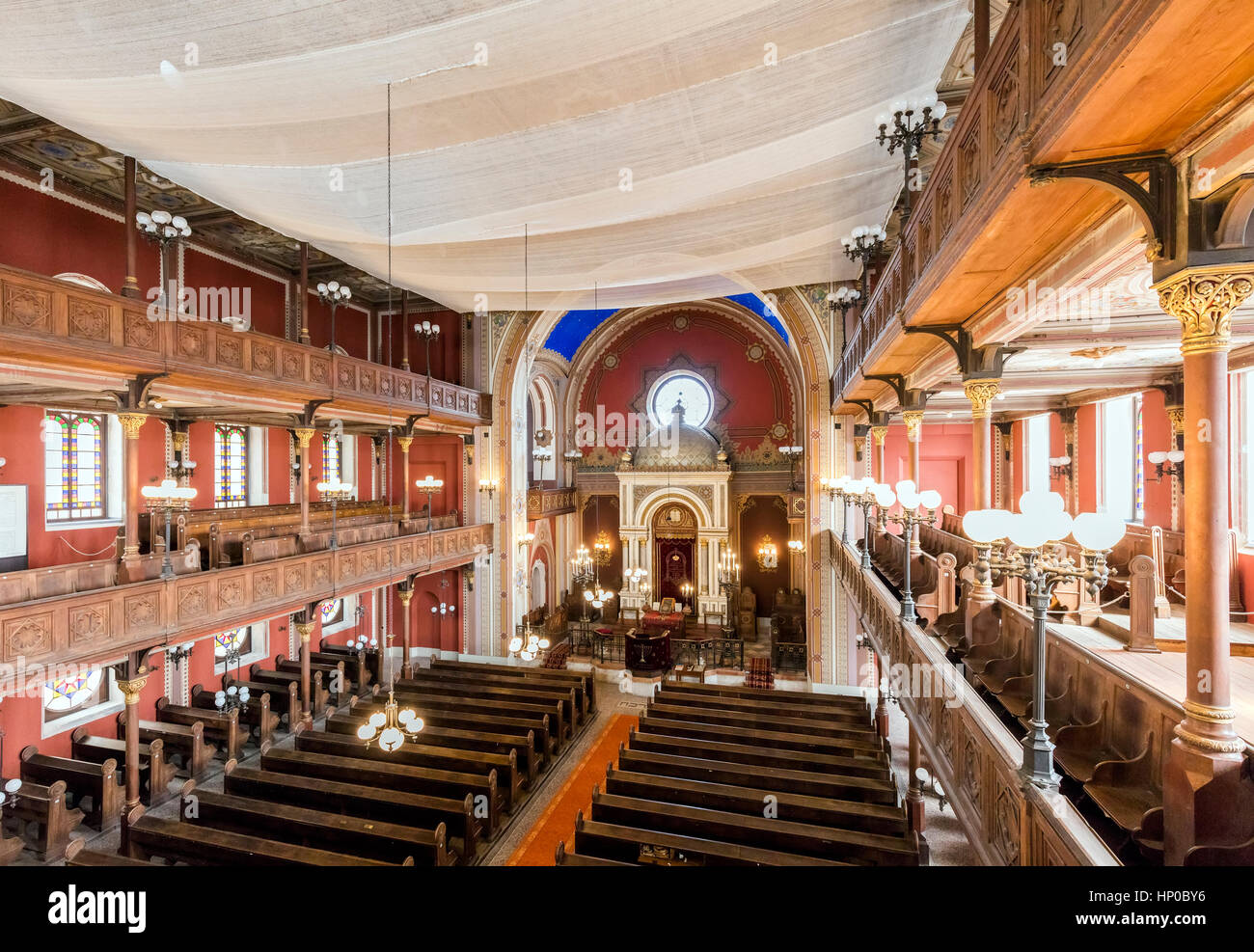 Jewish synagogue pews seats hi-res stock photography and images - Alamy