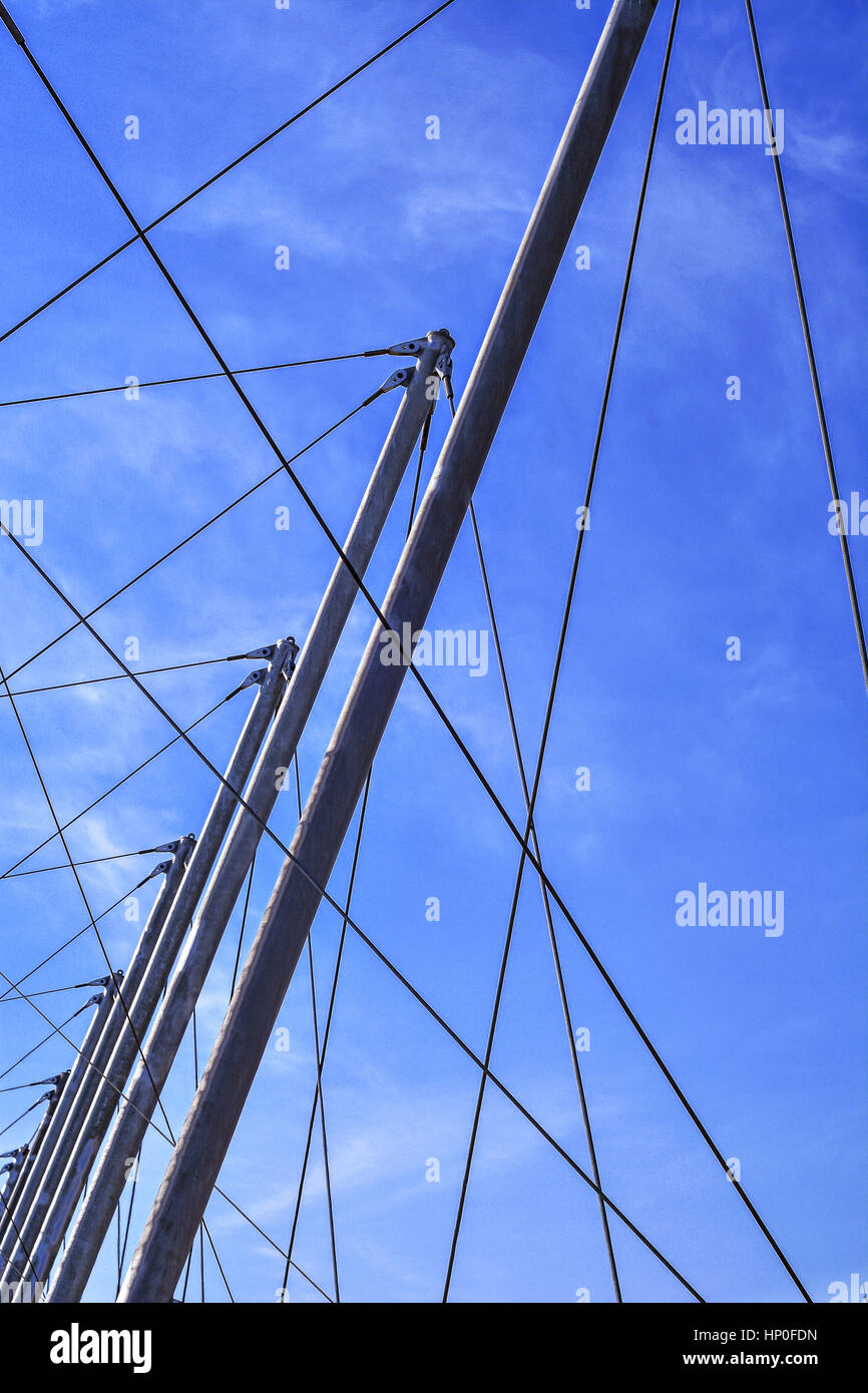 Cables and beams hi-res stock photography and images - Alamy