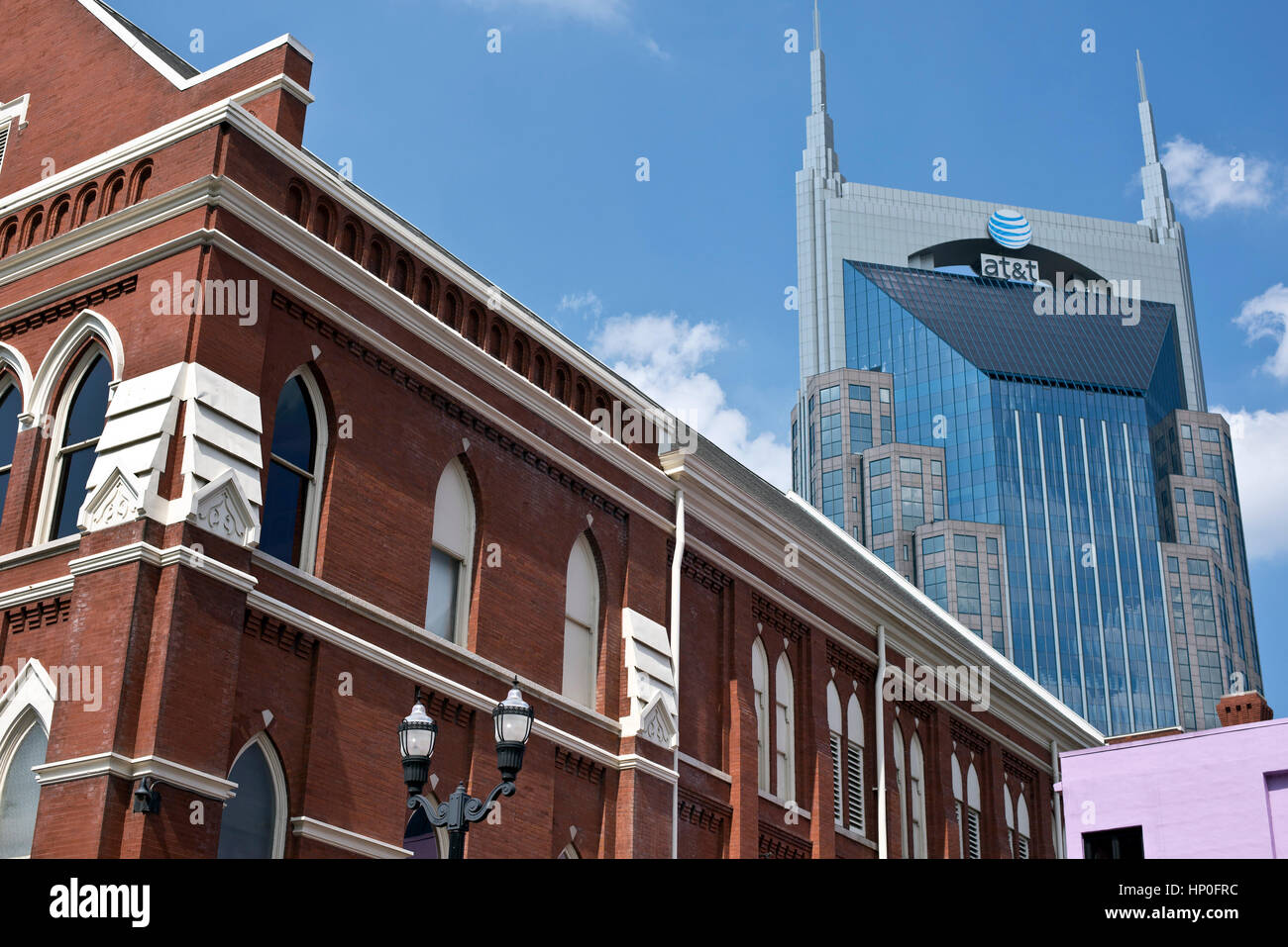 Batman building nashville hi-res stock photography and images - Alamy