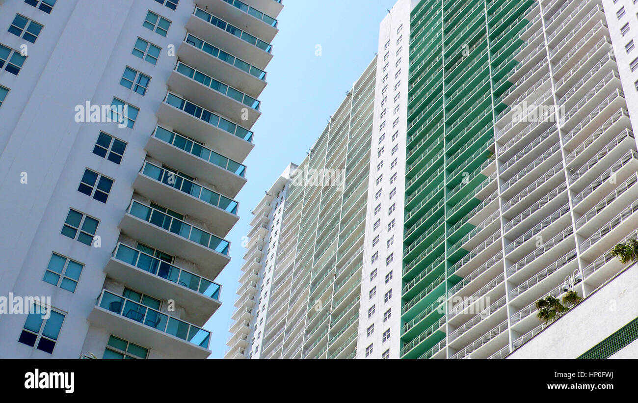 Miami apartment block hi-res stock photography and images - Alamy