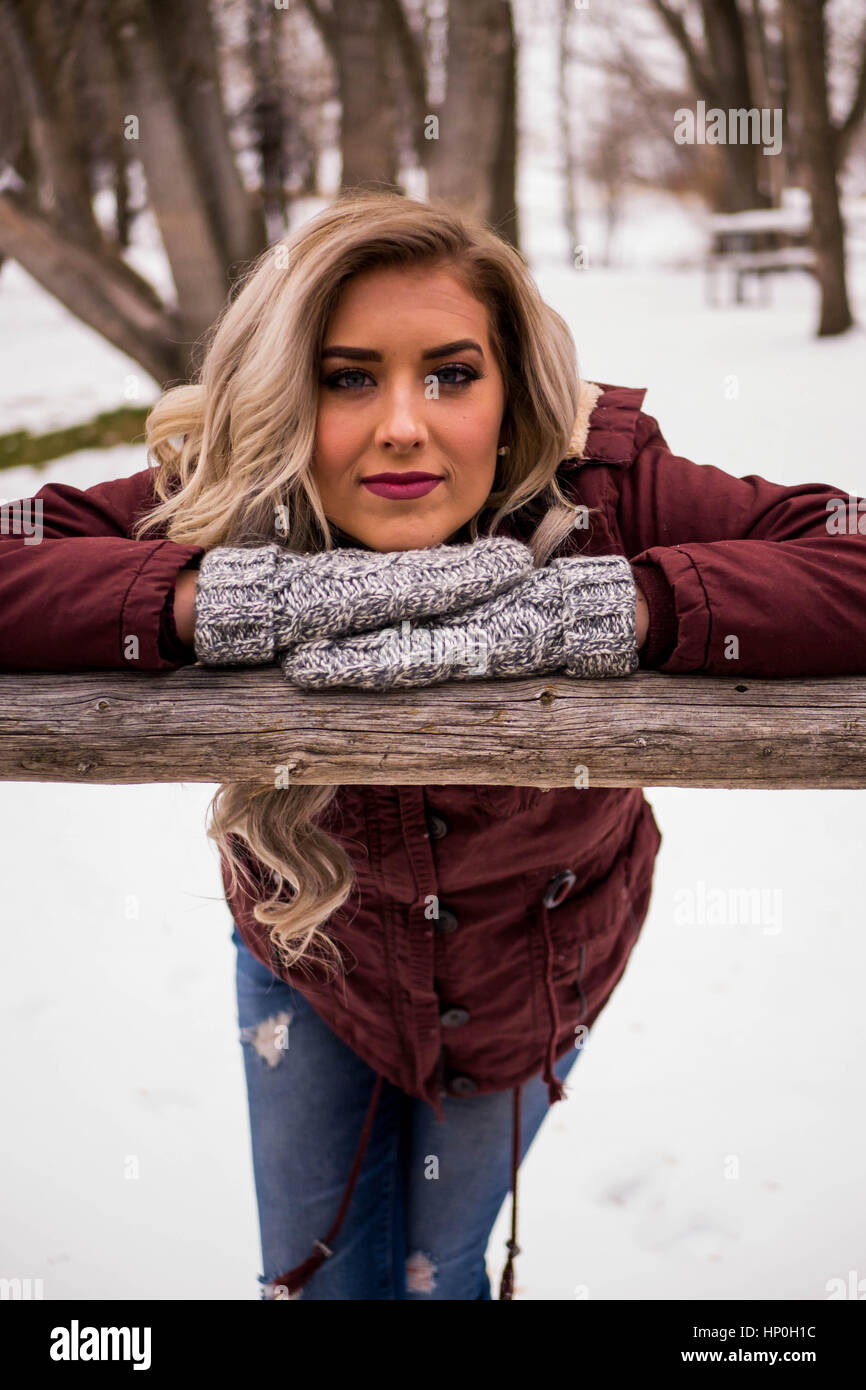 Wind snow parka hi-res stock photography and images - Alamy
