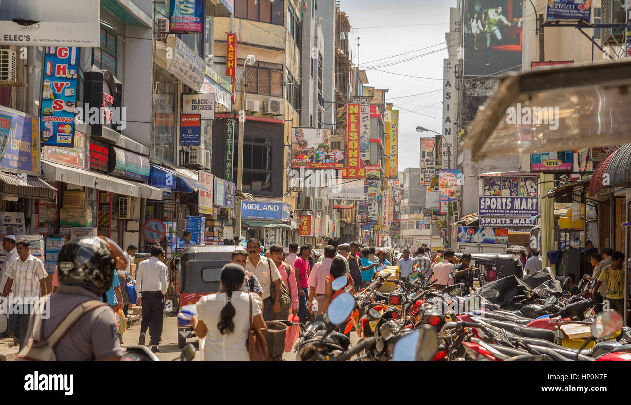 COLOMBO, SRI LANKA - NOVEMBER 25, 2013 : busy shopping street in ...