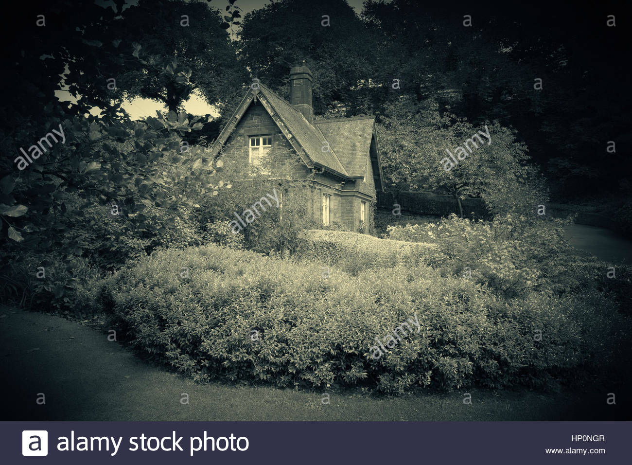 Spooky Cottage Stock Photos & Spooky Cottage Stock Images - Alamy