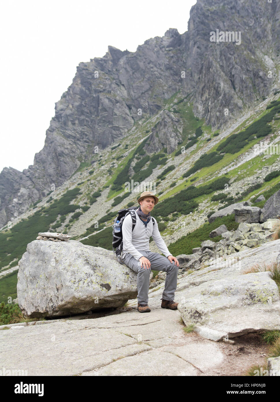 Man mountains hi-res stock photography and images - Alamy