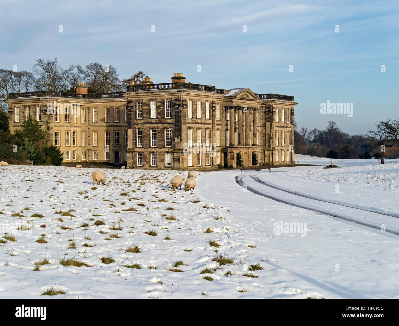 English country mansion hi-res stock photography and images - Alamy