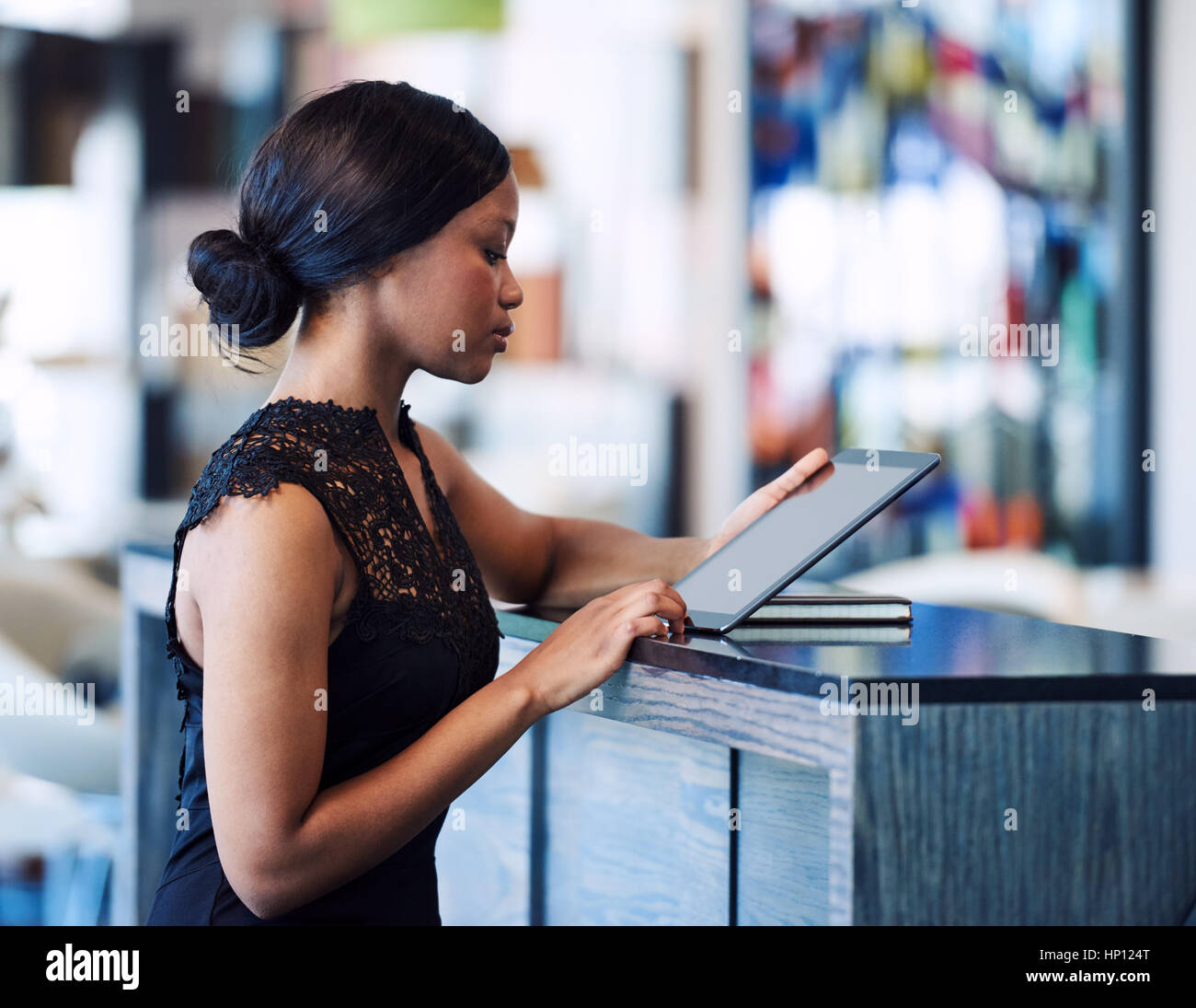 African american female profile hi-res stock photography and images - Alamy