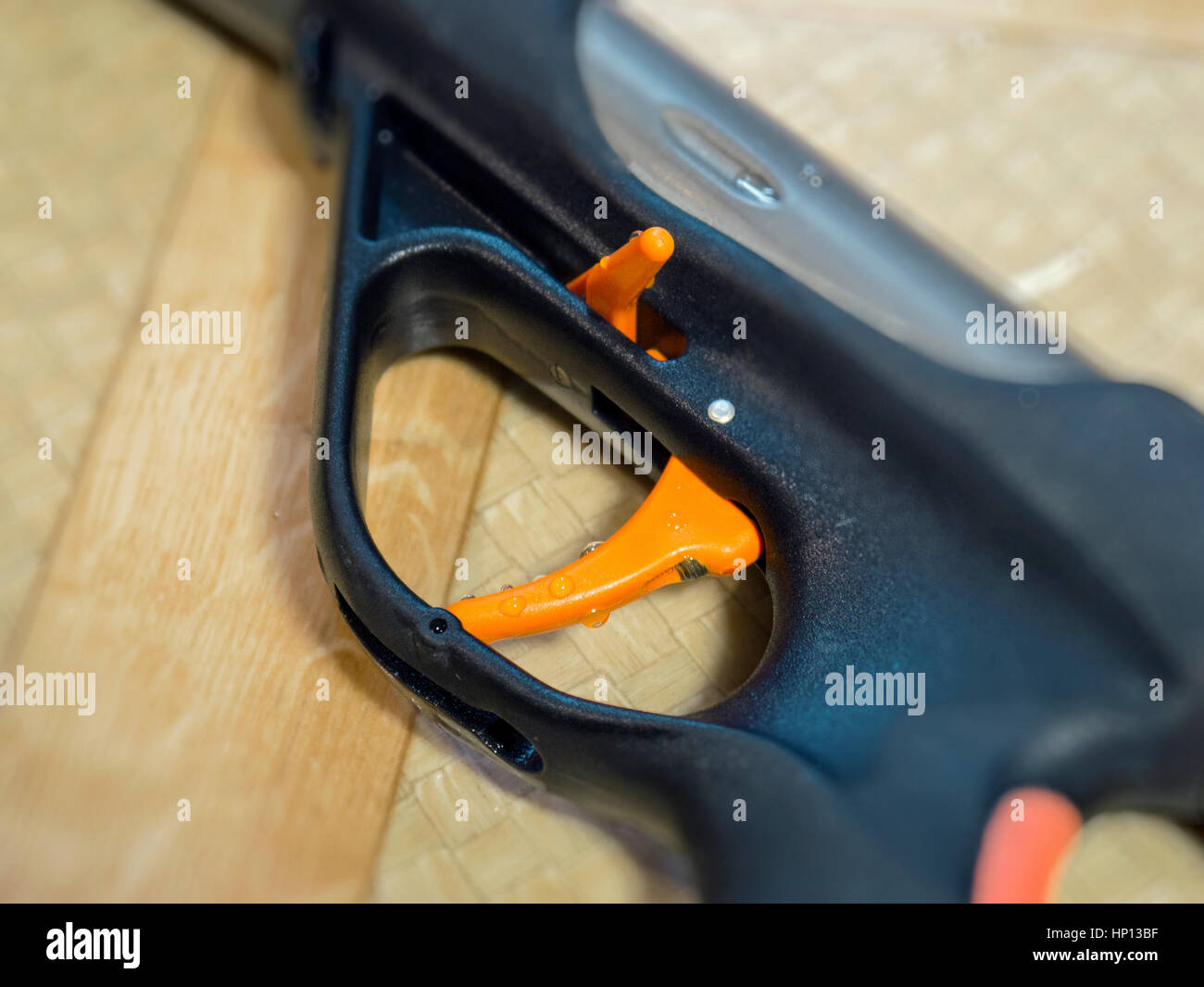 Man handle the gun hi-res stock photography and images - Alamy