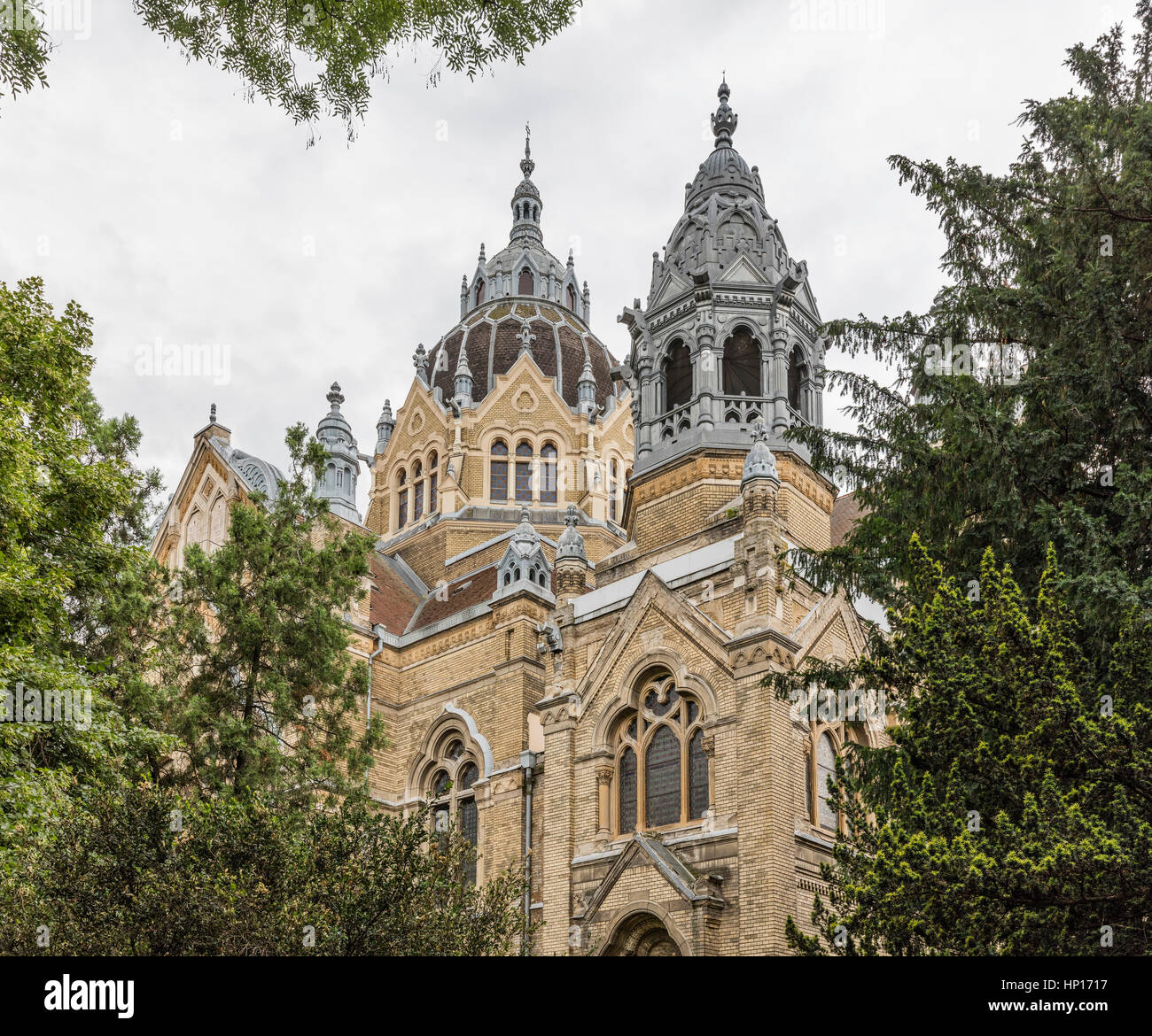 Synagogue window hi-res stock photography and images - Alamy