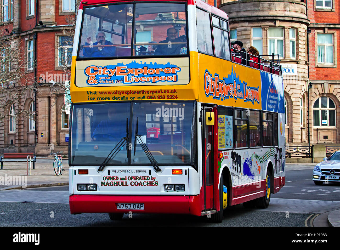 Explorer sightseeing bus hi-res stock photography and images - Alamy