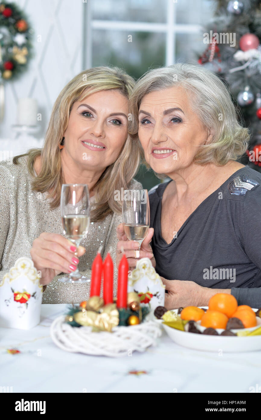 two senior women Stock Photo - Alamy