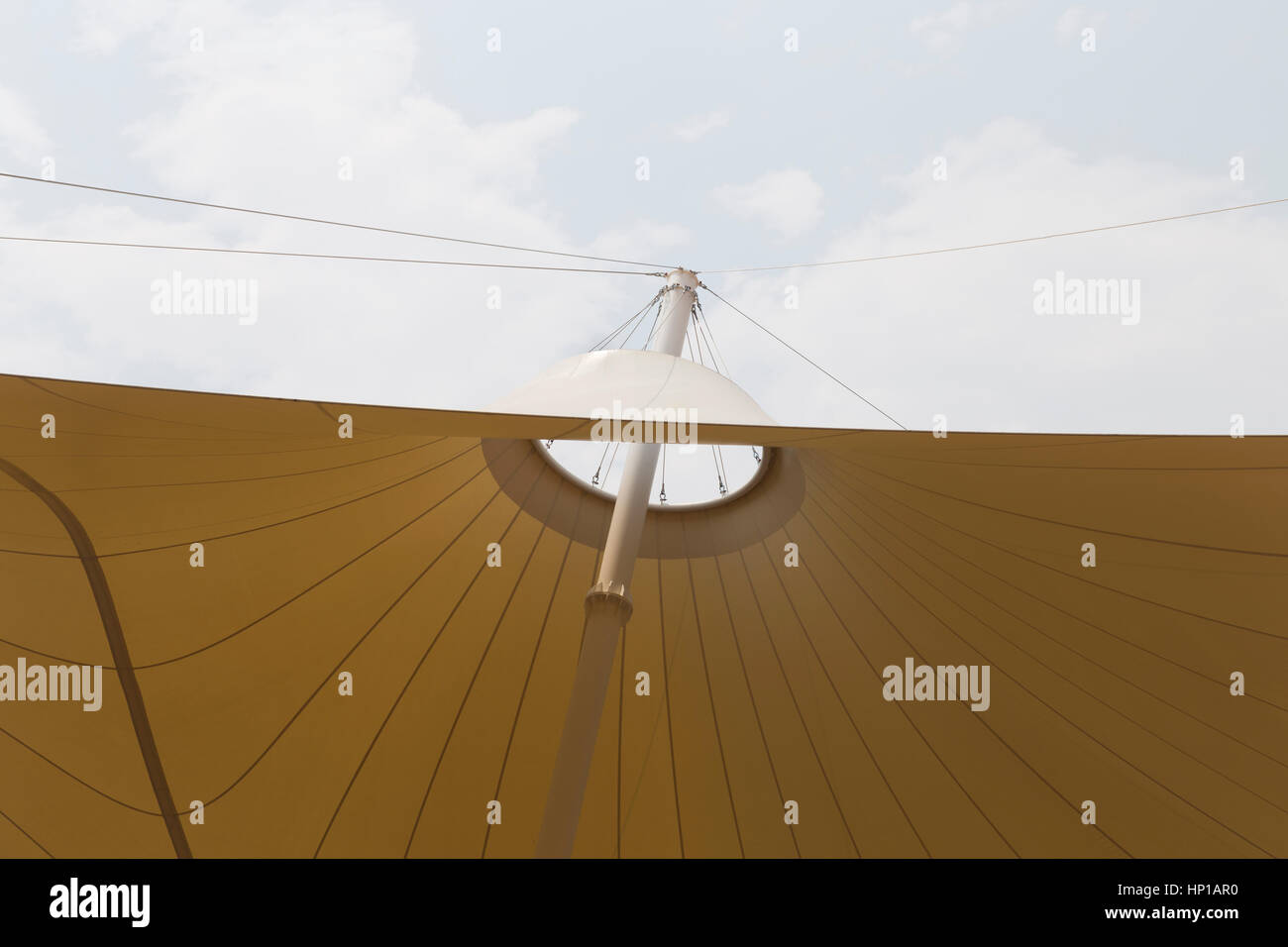 Cable suspended roof hi-res stock photography and images - Alamy