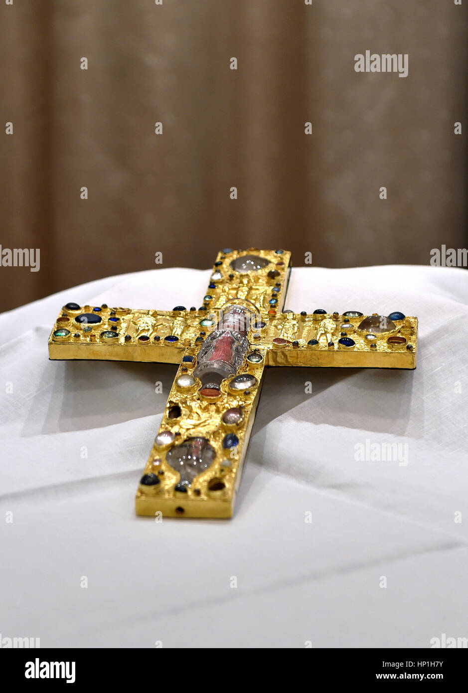 The eleventh-century, 40-centimeter golden crucifix stolen in 2013 from ...