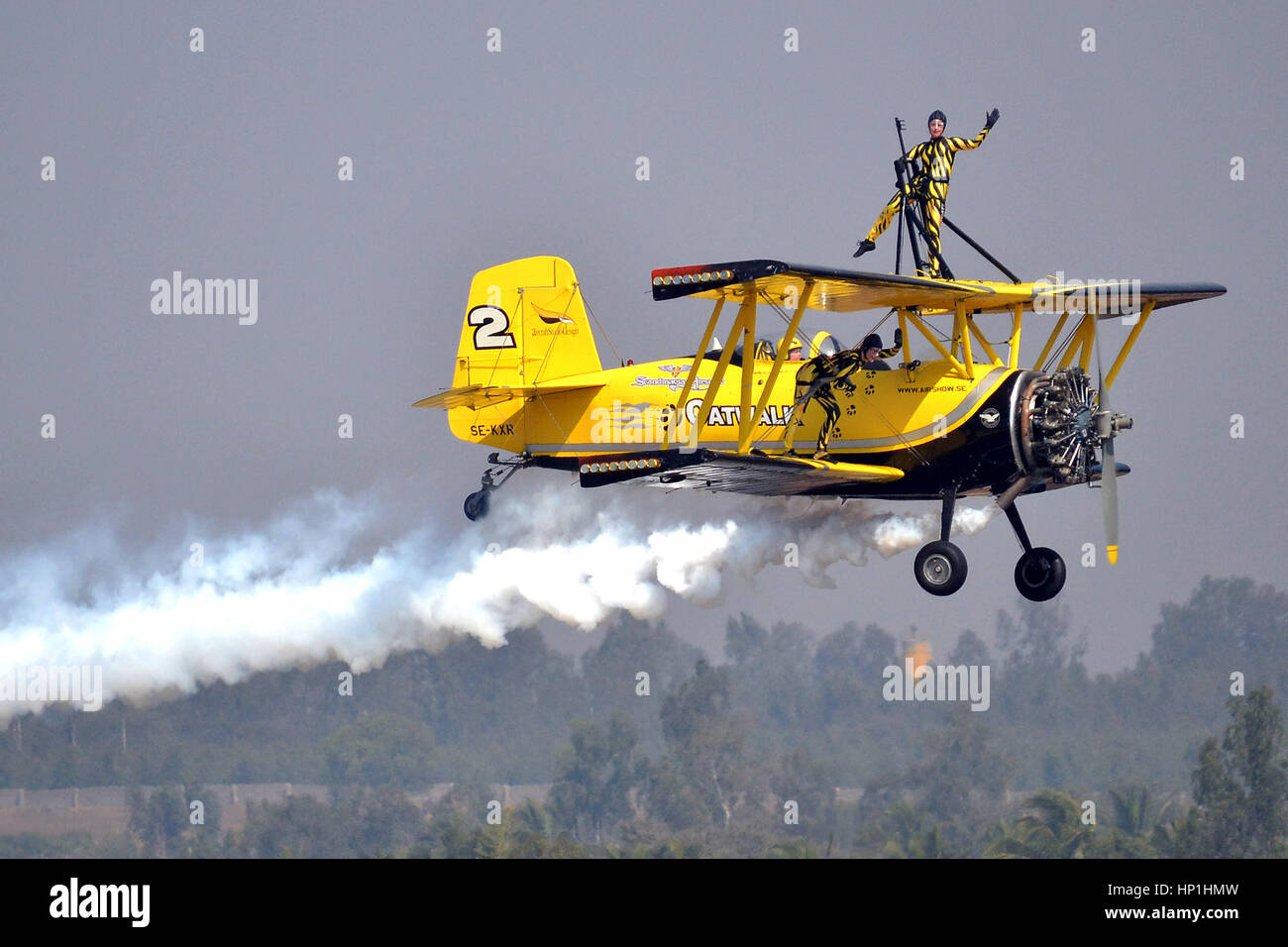 Aircraft acrobats hi-res stock photography and images - Alamy