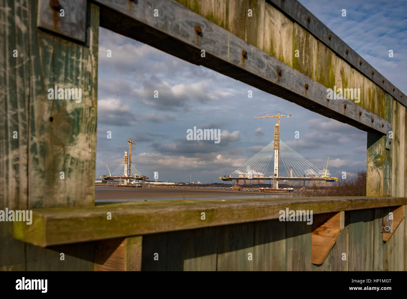 Runcorn, Cheshire, UK.17th Feb, 2017. The new gateway bridge over the ...