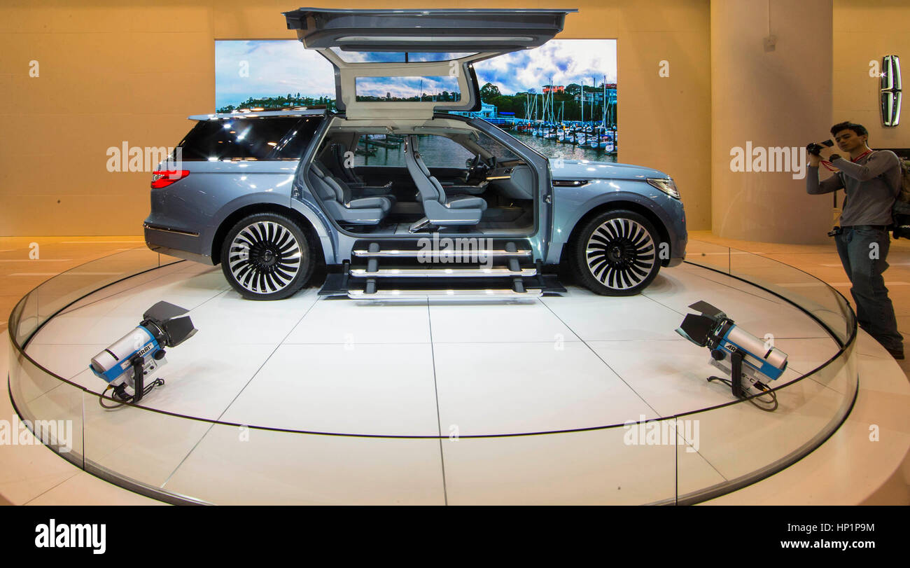 Lincoln navigator hi-res stock photography and images - Alamy