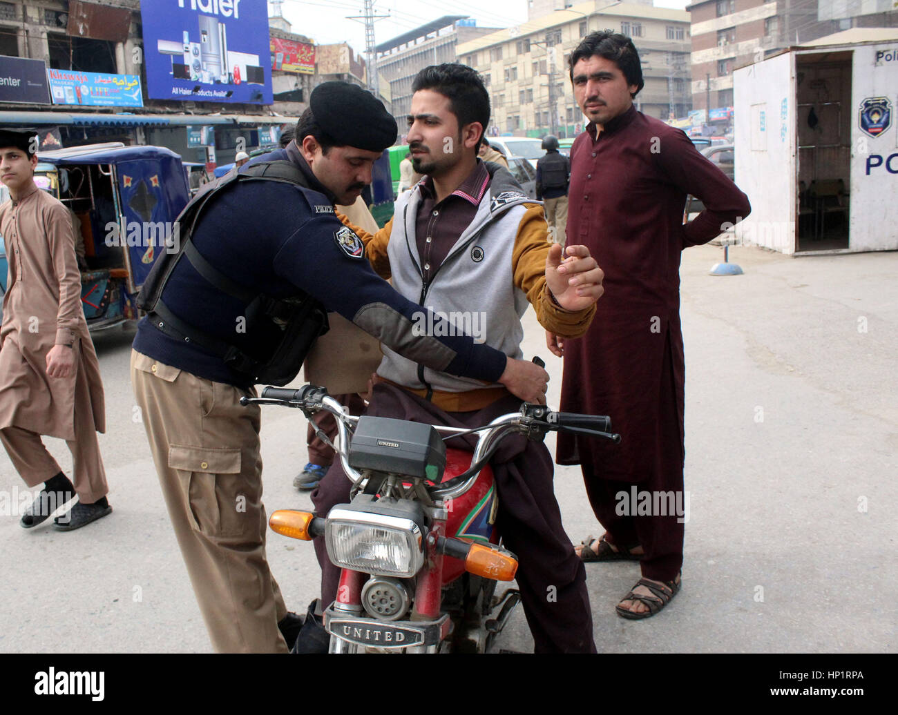 90 a 100 hi-res stock photography and images - Alamy