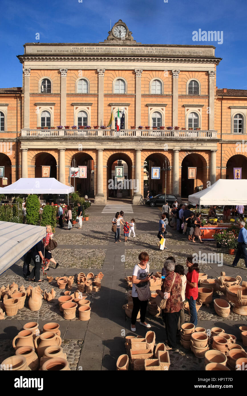 Balconi hi-res stock photography and images - Alamy