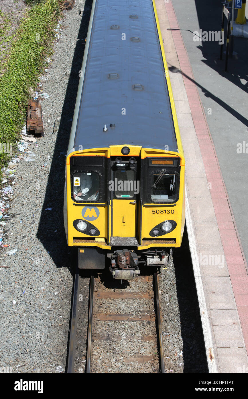 A train hunts cross station hi-res stock photography and images - Alamy