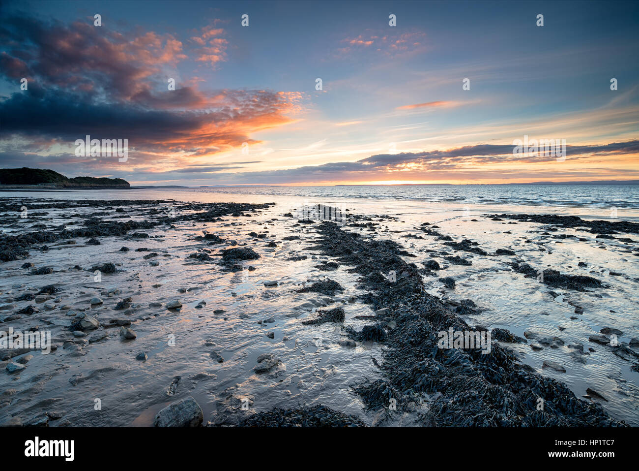 Sunset over the beach at Clevedon on the Somerset coast Stock Photo - Alamy