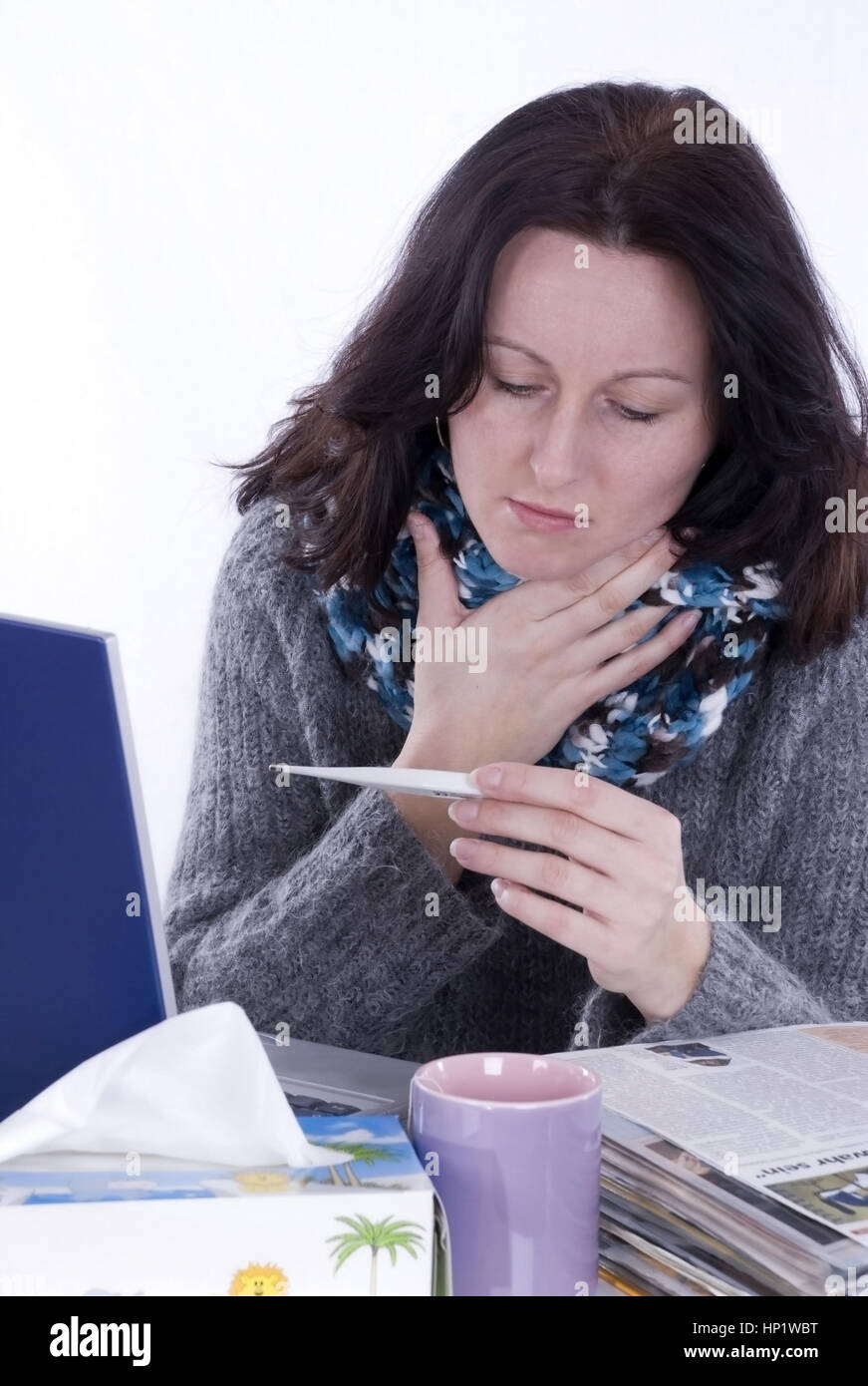 Model release , Kranke Frau am Arbeitsplatz - sick woman at work Stock ...