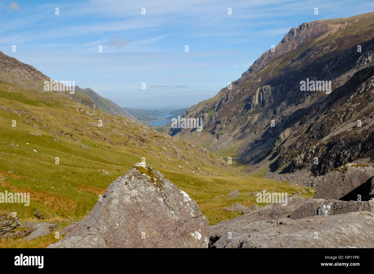 Llyn Peris in the distance from the Pyg track Snowdon route Stock Photo ...