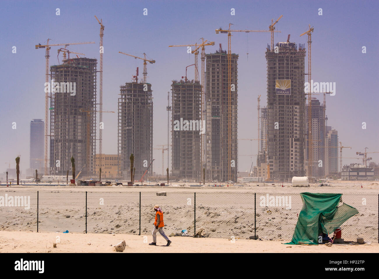 New buildings under construction hi-res stock photography and images ...