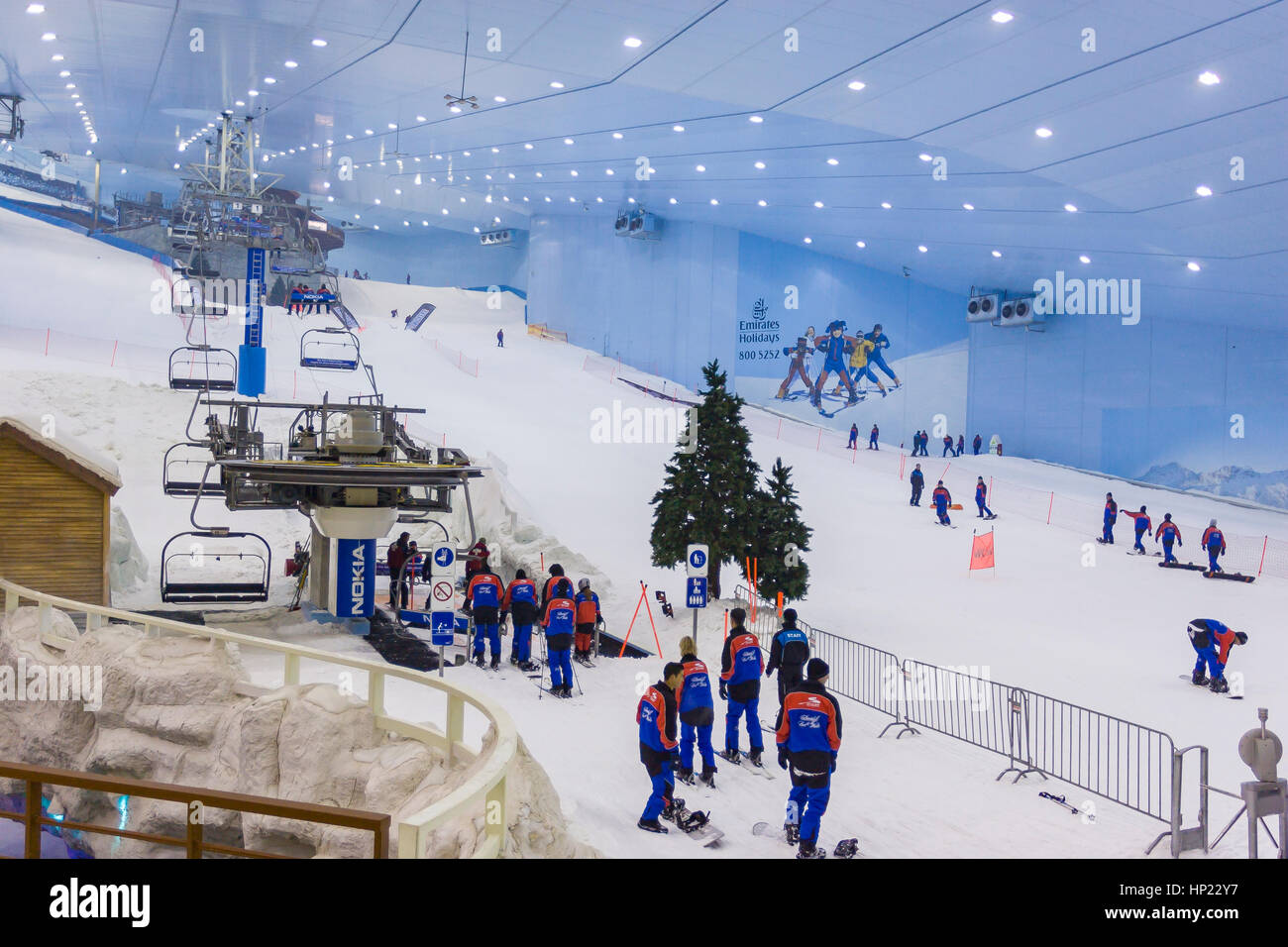 Man dubai skiing hi-res stock photography and images - Alamy