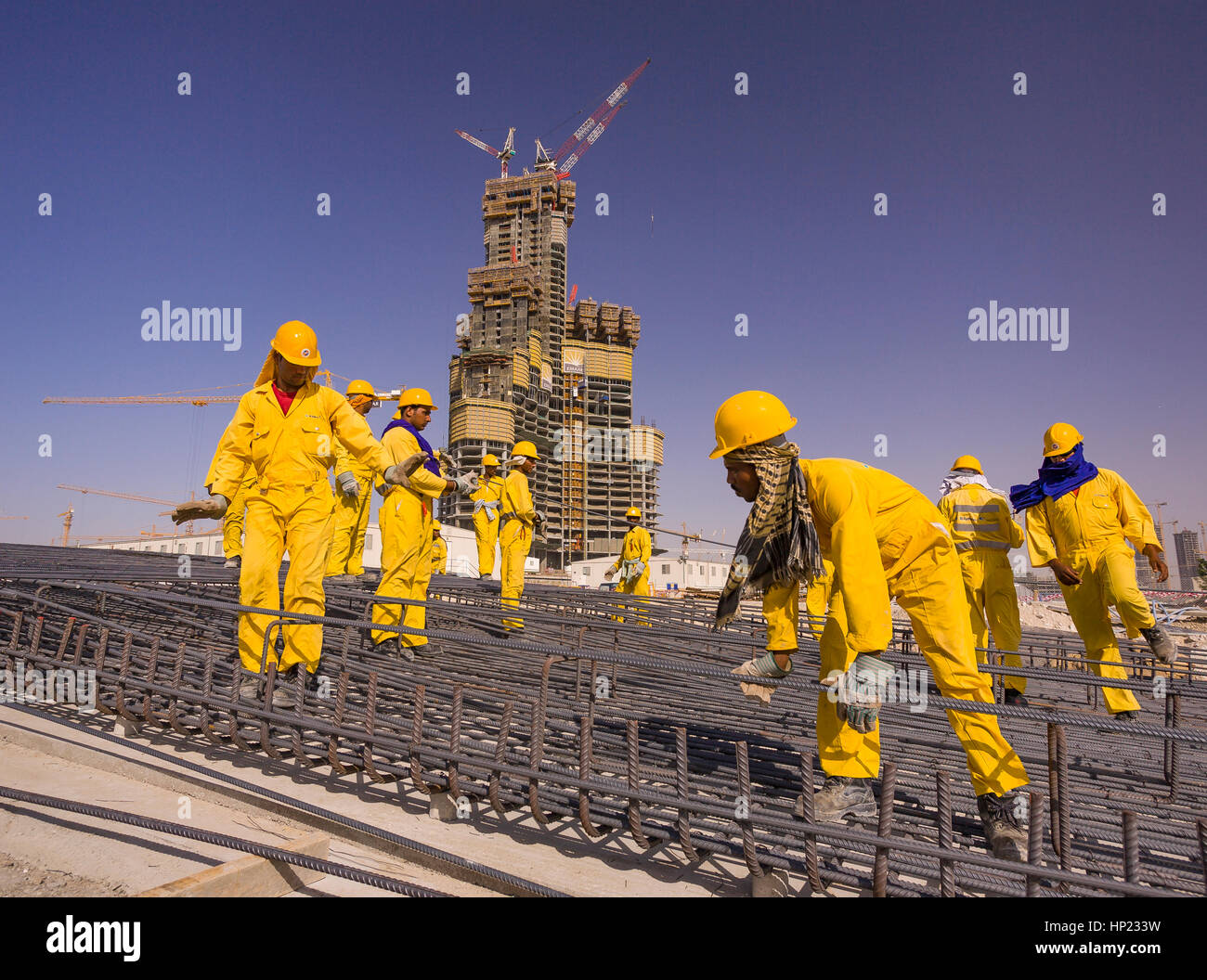 Burj khalifa construction workers hi-res stock photography and images ...